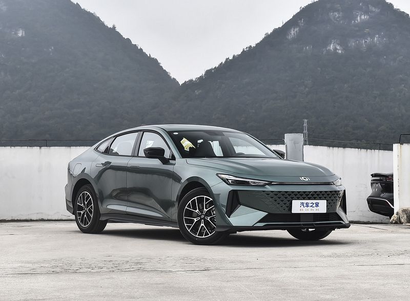 Changan Qiyuan A06 – Müsbət və Mənfi Cəhətləri